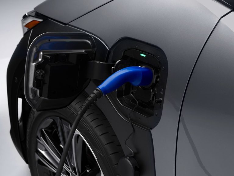 TOYOTA ให้ความสำคัญ กับความปลอดภัย และ คุณภาพของแบตเตอรี่ - รถใหม่ ...