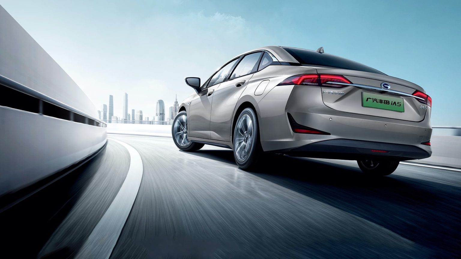 เปิดตัว TOYOTA iA5 ปรับปรุงใหม่ ซีดานไฟฟ้า 580 กม./ชาร์จ NEDC ราคา 821,000 บาท ในจีน - รถใหม่ ...