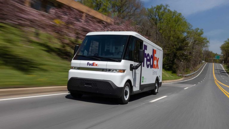 จองกว่า 25,000 คัน BrightDrop Zevo 600 รถตู้ไฟฟ้า 400 กม./ชาร์จ - รถ ...