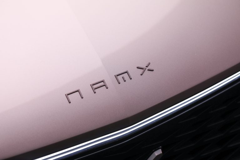 เปิดจองในยุโรป NAMX รถยนต์ไฮโดรเจน ถังแบบถอดได้ ออกแบบโดย Pininfarina ...