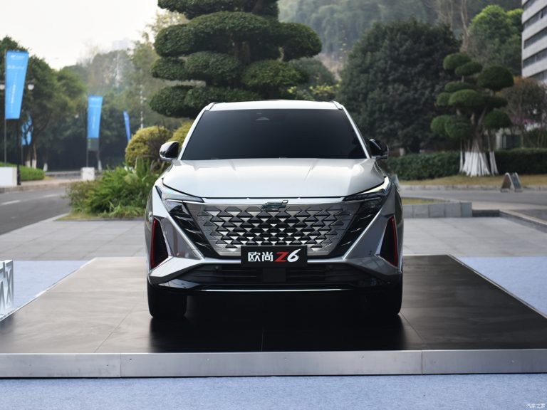 Changan Auchan Z6 2.0T ตัวแรง 233 แรงม้า ราคาในจีน 635,000 - 685,000 บาท - รถใหม่วันนี้ ข่าว ...