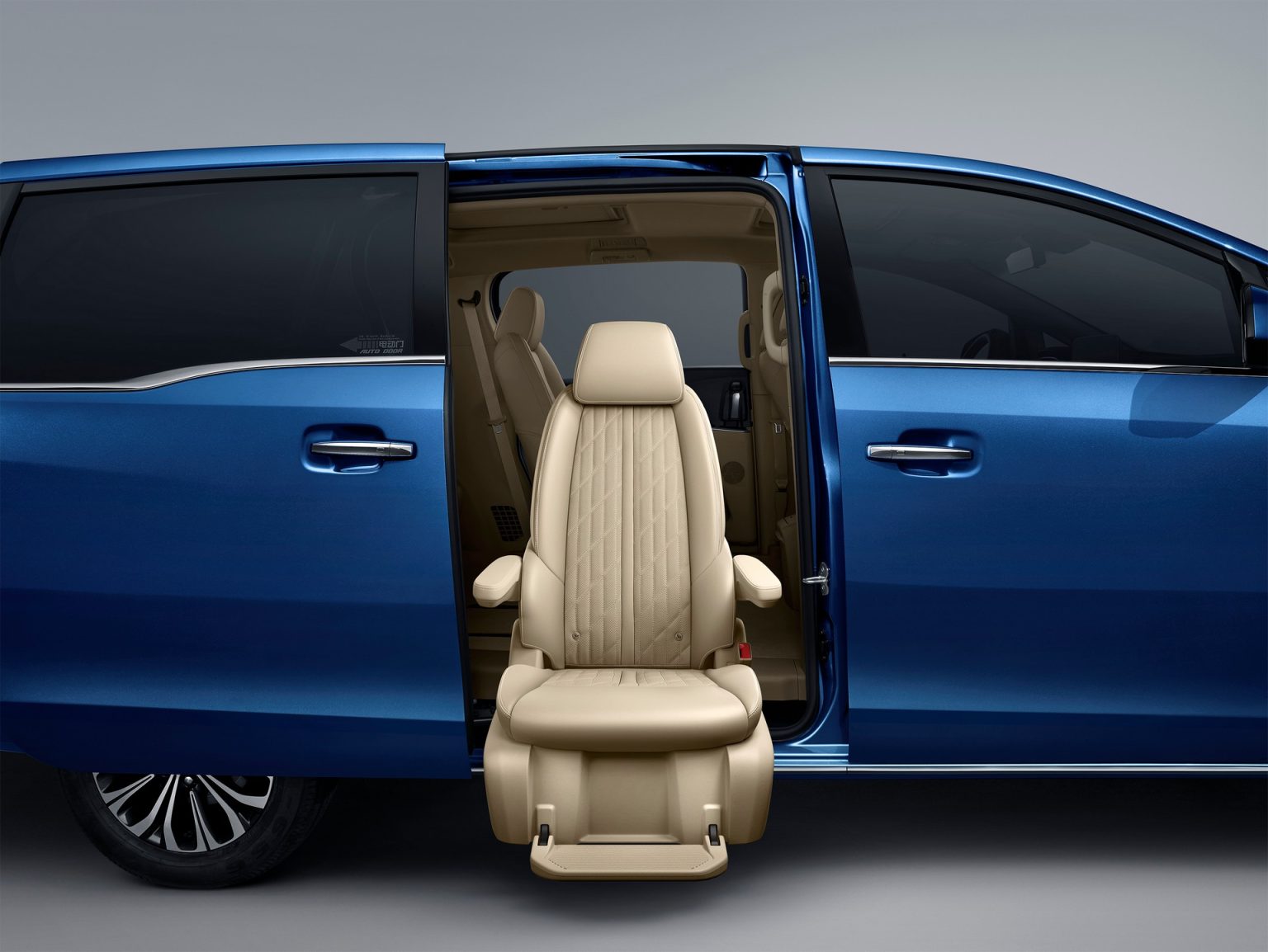 Buick GL8 MPV สุดหรู ราคา 1.22 - 2.81 ล้านบาท 2.0T 233 แรงม้า ในจีน ...