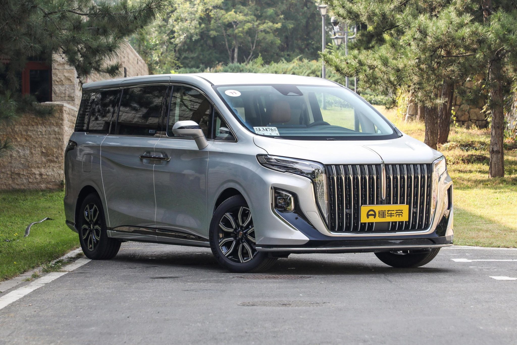 เปิดราคาHongqi HQ9 MPV สุดหรู ราคา 2.09 ล้านบาท ในจีน คู่แข่ง Buick GL8 , TOYOTA Alphard - รถ ...