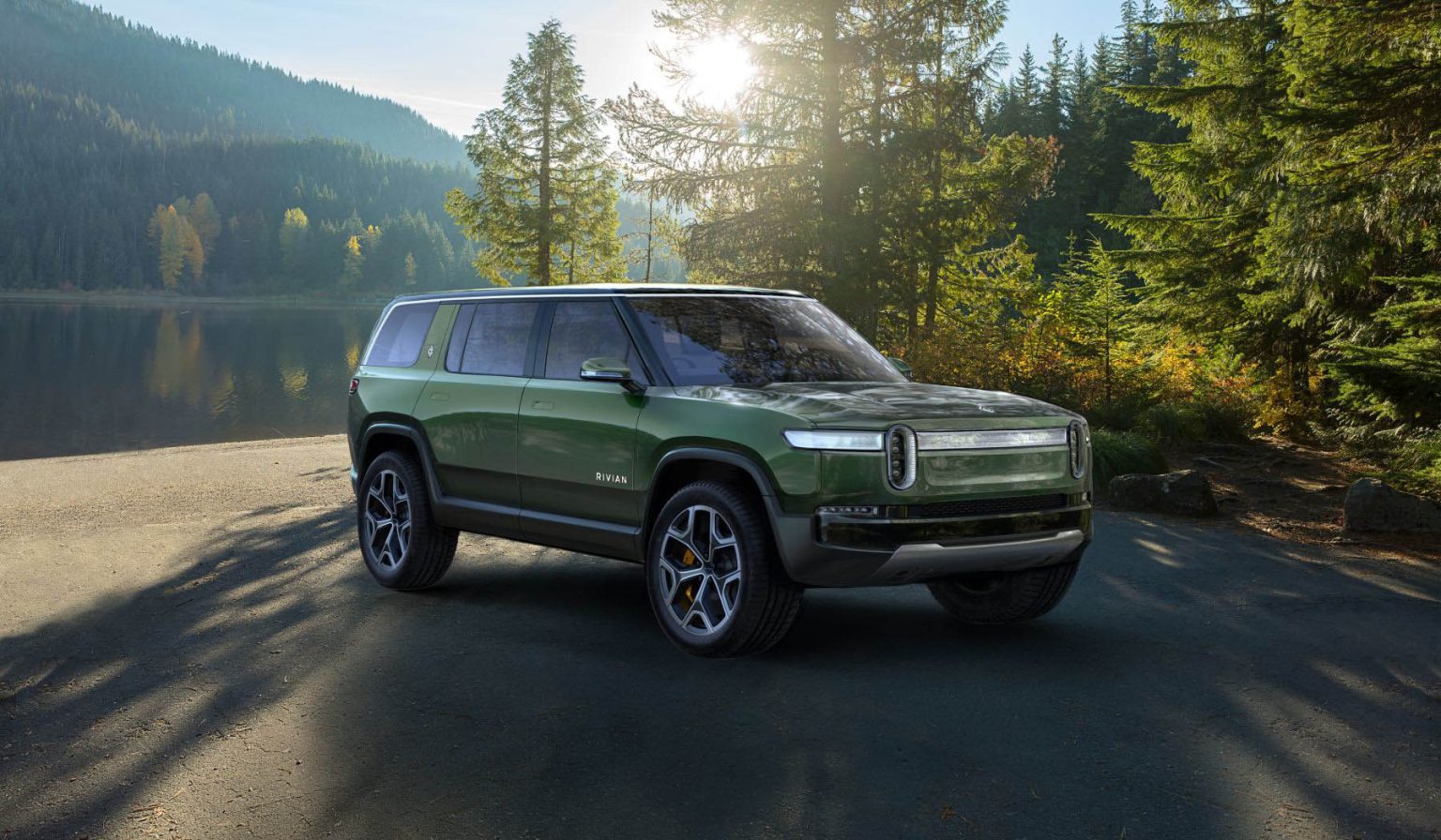 Rivian R1X อาจเป็น SUV ไฟฟ้า ทรงพลังที่สุดกว่า 1,200 แรงม้า ในอนาคต ...