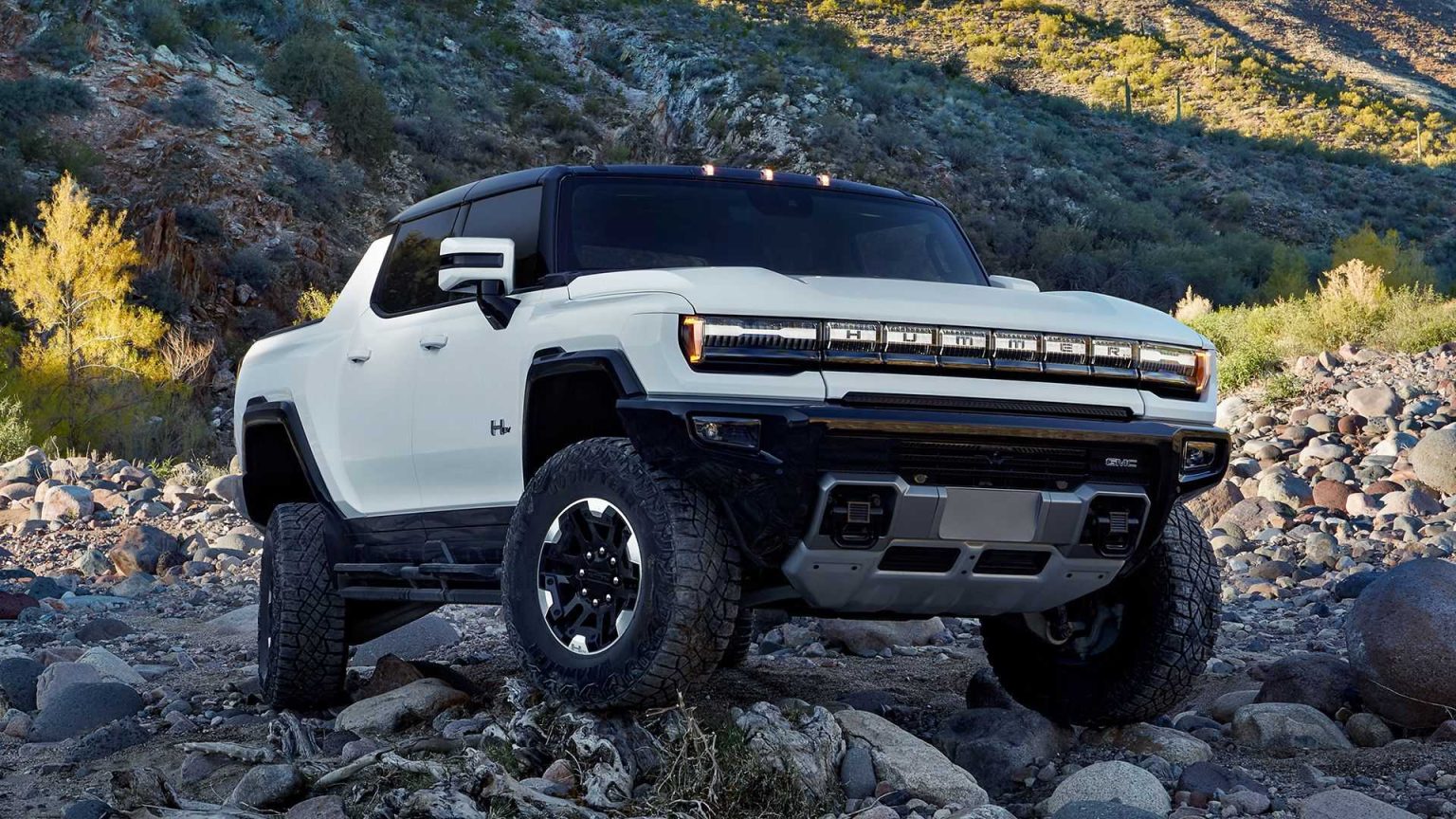 เตรียมสร้าง GMC HUMMER EV กระบะขนาดกลาง เพื่อแข่ง RANGER , HILUX