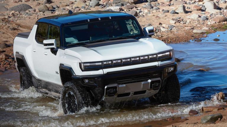 เตรียมสร้าง GMC HUMMER EV กระบะขนาดกลาง เพื่อแข่ง RANGER , HILUX