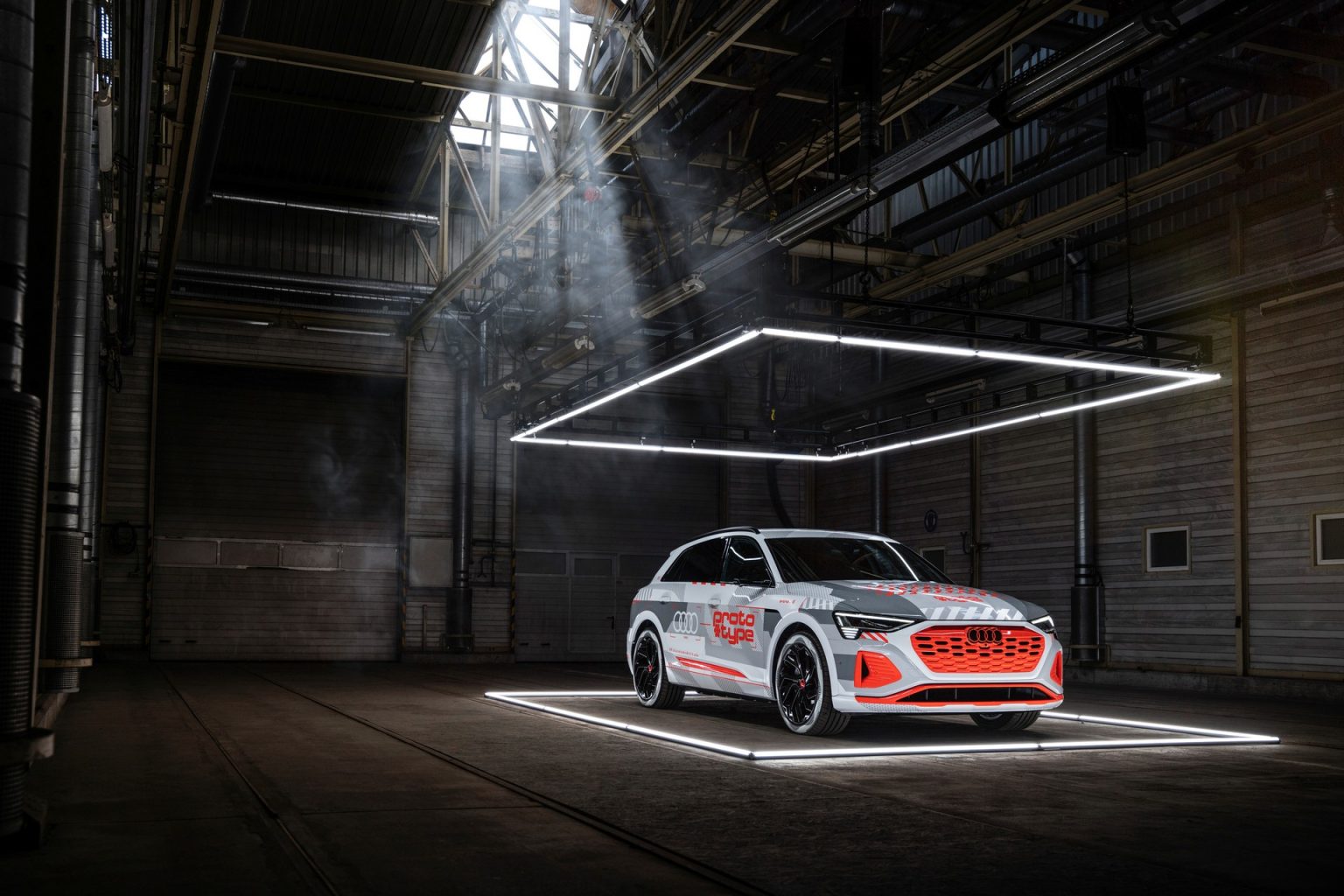 ปล่อยภาพ Audi E-Tron Prototype รถต้นแบบไฟฟ้า สมรรถนะสูง ก่อนเปิดตัว ...