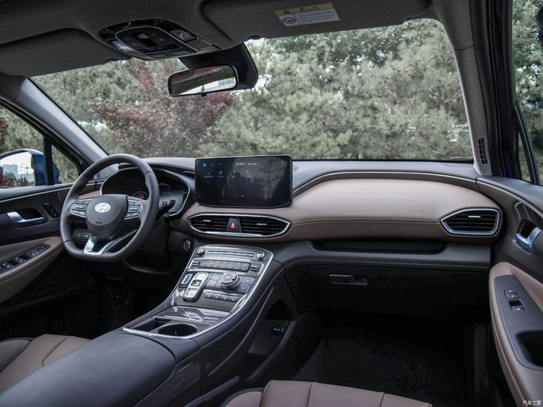 Hyundai Santa fe MPV 2.0T 226 แรงม้า ราคา 1.01 - 1.35 ล้านบาทในจีน