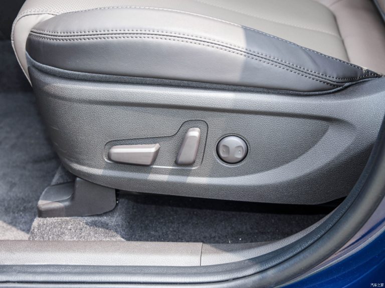 Hyundai Santa fe MPV 2.0T 226 แรงม้า ราคา 1.01 - 1.35 ล้านบาทในจีน