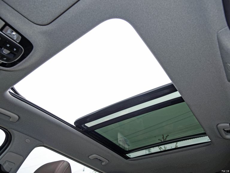 Hyundai Santa fe MPV 2.0T 226 แรงม้า ราคา 1.01 - 1.35 ล้านบาทในจีน