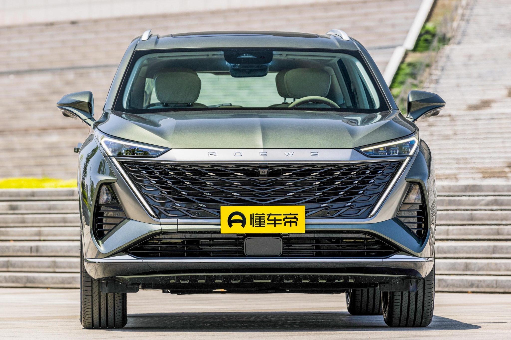 เปิดราคาในจีน 992,000 บาท Roewe RX9 SUV 2.0T 234 แรงม้า ใหม่