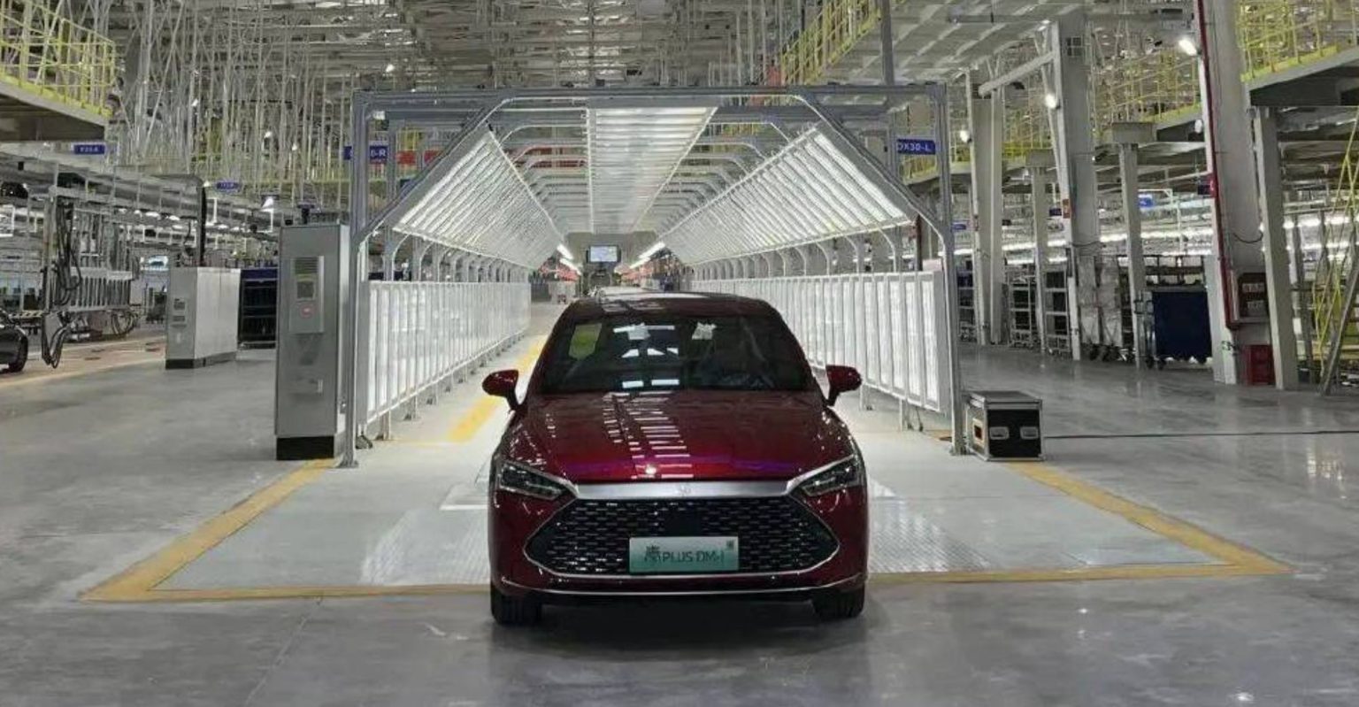 BYD เซ็นสัญญา WHA Group ตั้งโรงงานไทยบนที่ดิน 600 ไร่ในระยอง ด้วยกำลังผลิต 150,000 คันต่อปี ...