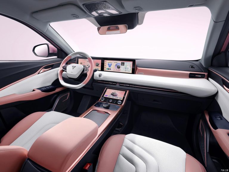 รวมภาพคันจริง Nezha U Pro U-II สีดำ-เขียวแต่งพิเศษ ราคา 688,000 บาท ใน ...