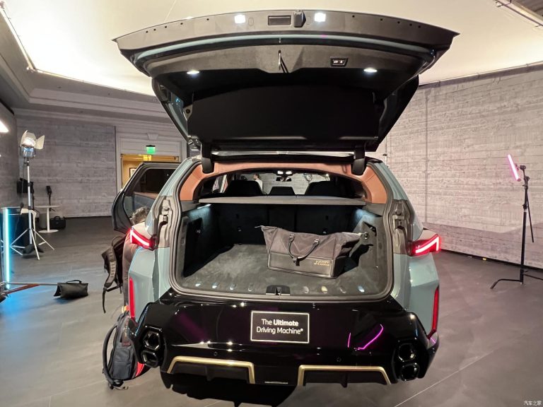 เพิ่ม 4 สีตัวถัง BMW XM ปลั๊กอินไฮบริด 4.4T V8 644 แรงม้า วิ่งได้ 88 กม. WLTP - รถใหม่วันนี้ ...