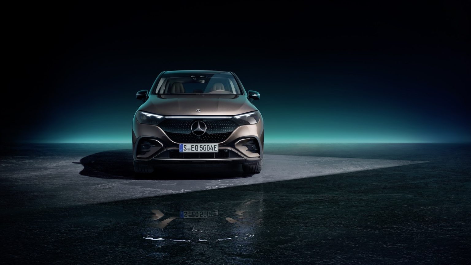 เปิดตัว Mercedes EQE SUV EV ไฟฟ้า 590 กม./ชาร์จ WLTP เปิดตัวในปารีส ...