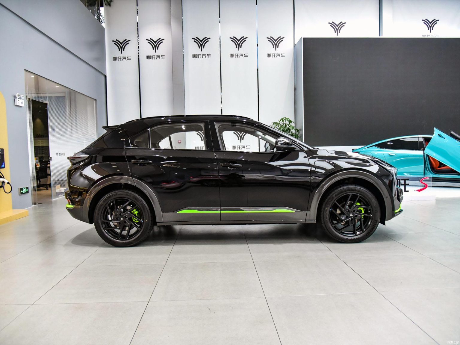 รวมภาพคันจริง Nezha U Pro U-II สีดำ-เขียวแต่งพิเศษ ราคา 688,000 บาท ใน ...