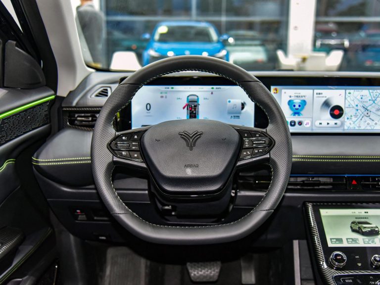 รวมภาพคันจริง Nezha U Pro U-II สีดำ-เขียวแต่งพิเศษ ราคา 688,000 บาท ใน ...