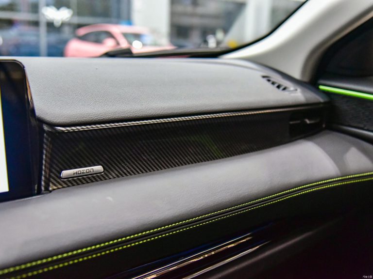 รวมภาพคันจริง Nezha U Pro U-II สีดำ-เขียวแต่งพิเศษ ราคา 688,000 บาท ใน ...