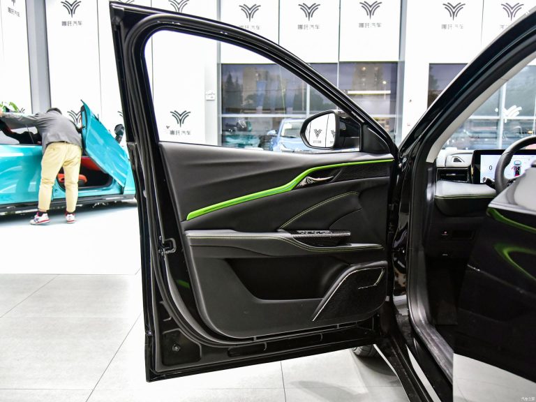 รวมภาพคันจริง Nezha U Pro U-II สีดำ-เขียวแต่งพิเศษ ราคา 688,000 บาท ใน ...