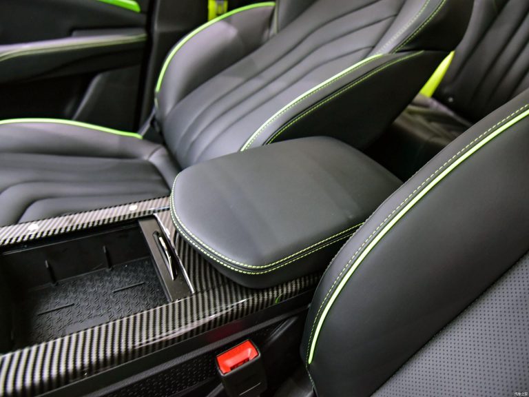 รวมภาพคันจริง Nezha U Pro U-II สีดำ-เขียวแต่งพิเศษ ราคา 688,000 บาท ใน ...