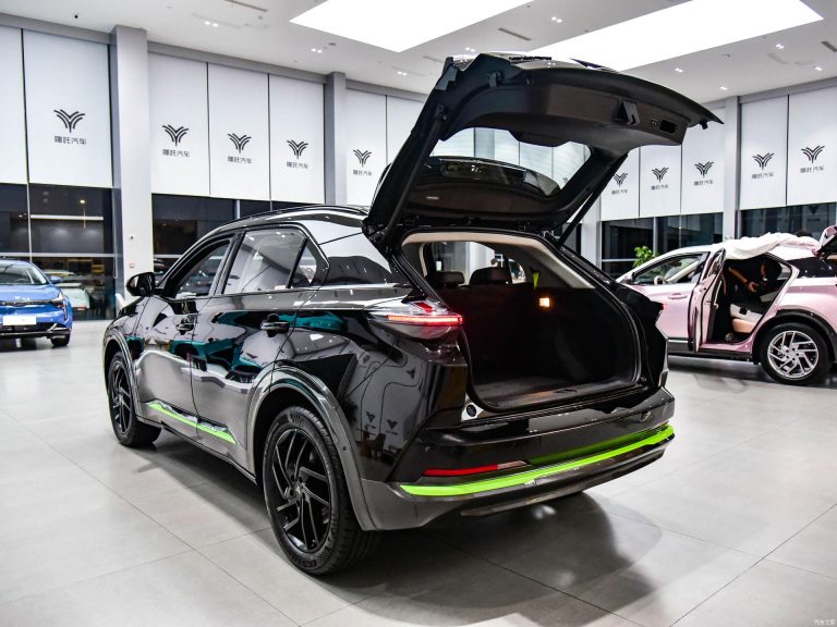 รวมภาพคันจริง Nezha U Pro U-II สีดำ-เขียวแต่งพิเศษ ราคา 688,000 บาท ใน ...