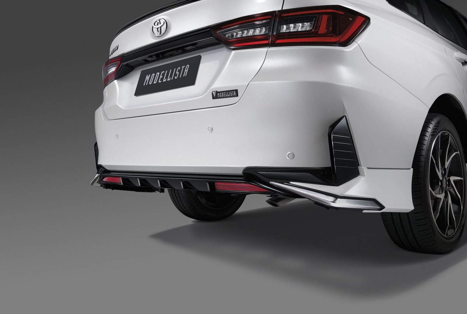 Toyota Yaris ATIV x Modellista ชุดแต่งพิเศษ + เพิ่ม 48,500 บาท - รถใหม่ ...