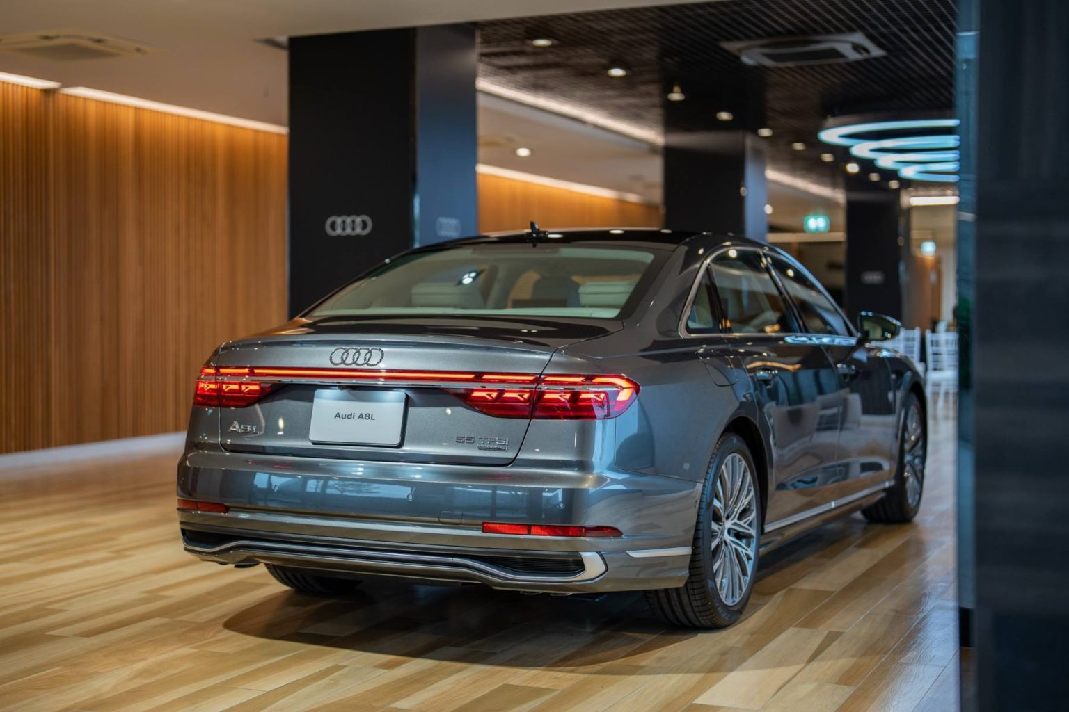 เปิดตัวไทย Audi A8 L 55 TFSI quattro (Facelift) ราคา 6.99 - 8.25 ล้าน ...
