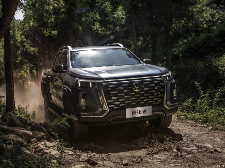 เปิดตัวในจีน Changan Lantop ราคา 499,000 - 743,000 บาท 2.0T 233 แรงม้า