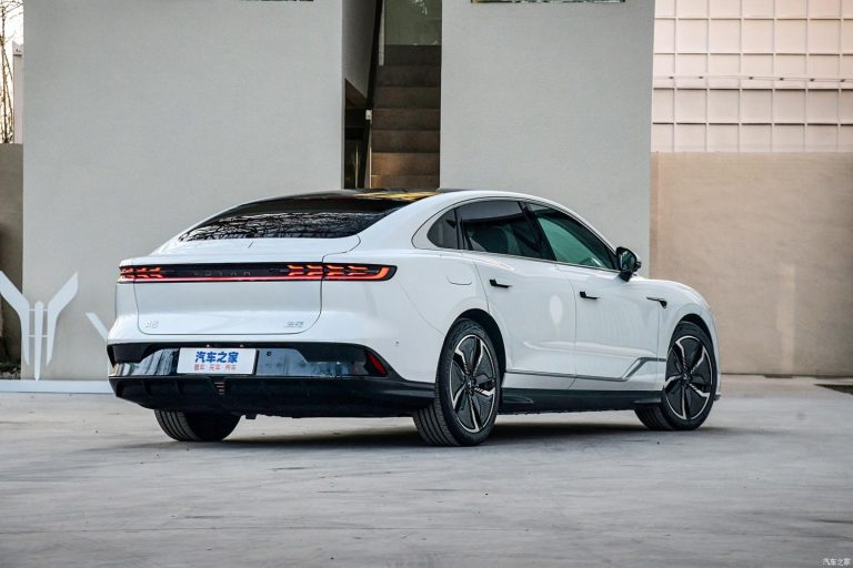 Lantu Chasing Light มอเตอร์ไฟฟ้าคู่ 502 แรงม้า 730 กม./ชาร์จ ในจีน ราคา ...