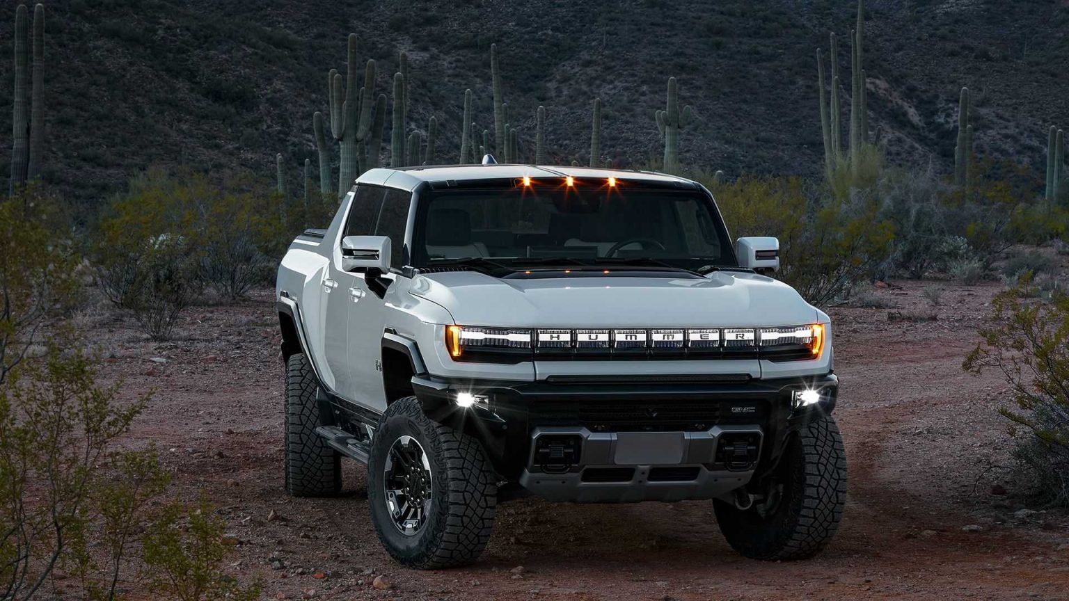 ครึ่งปีส่งมอบ 49 คัน GMC HUMMER EV กระบะไฟฟ้า 571 กม./ชาร์จ EPA ยอดจอง ...