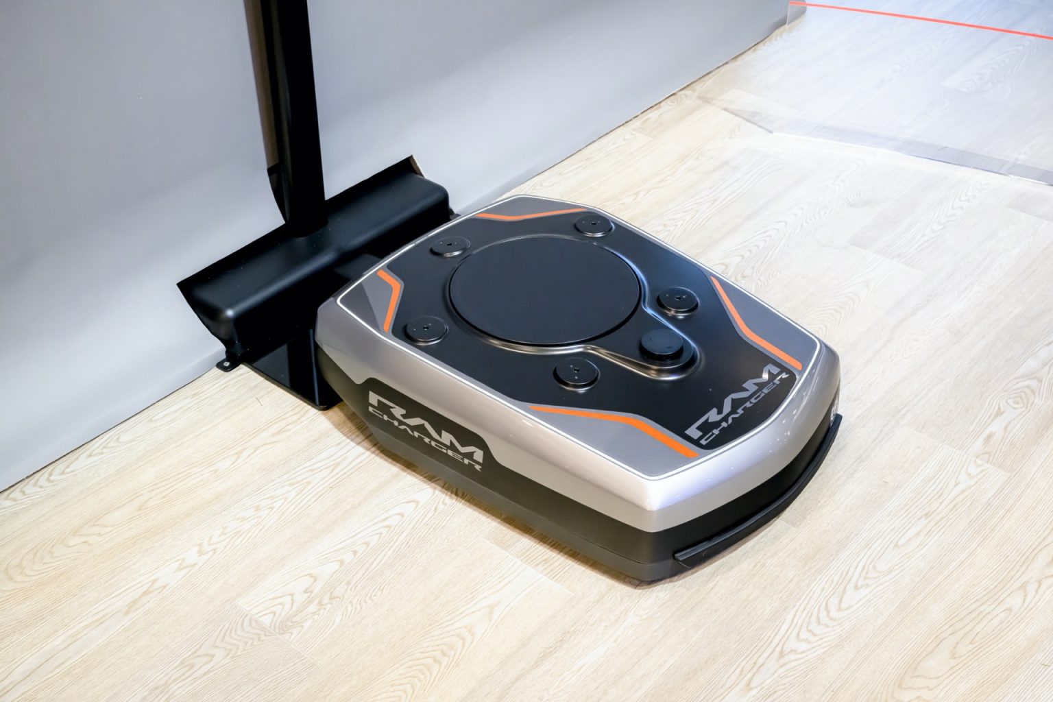 RAM Robot Charging หุ่นยนต์ชาร์จอัตโนมัติ ช่วยประหยัดค่าใช้จ่าย - รถ ...