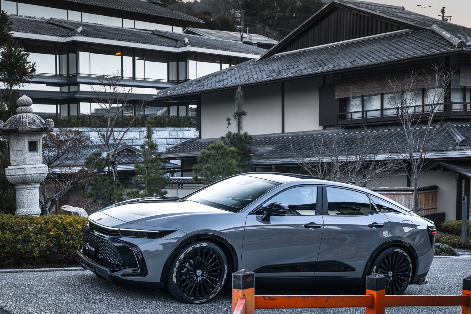 TOYOTA Crown Crossover แต่งพิเศษโดย M'z SPEED ในประเทศญี่ปุ่น - รถใหม่ ...