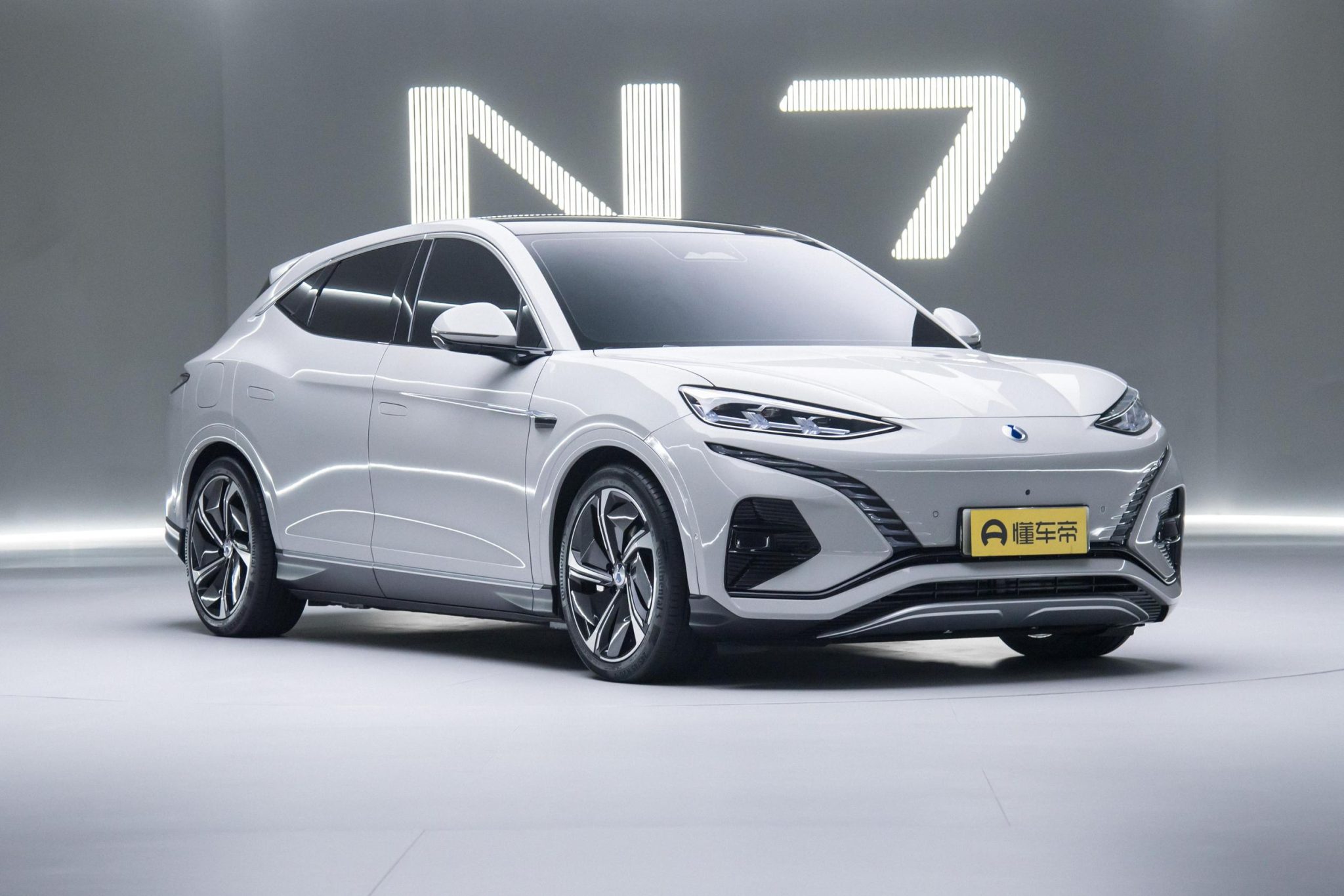 ยอดจองกว่า 20,000 คัน DENZA N7 EV เปิดขายจีน 1.45 - 1.83 ล้านบาท 630 - 702 กม./ชาร์จ CLTC - รถ ...