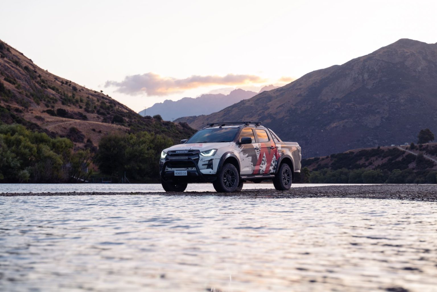 Isuzu V-Cross 4x4 Master Of All Roads พร้อมท้าทาย บนเส้นทางอันตราย ...