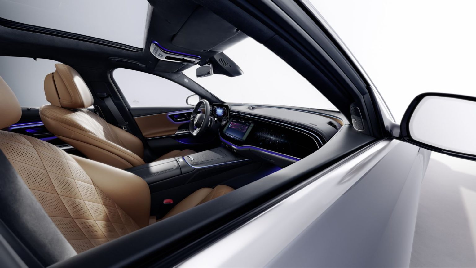 เปิดตัว All NEW Mercedes-Benz E-Class W214 พร้อมปลั๊กอินไฮบริด วิ่ง ...