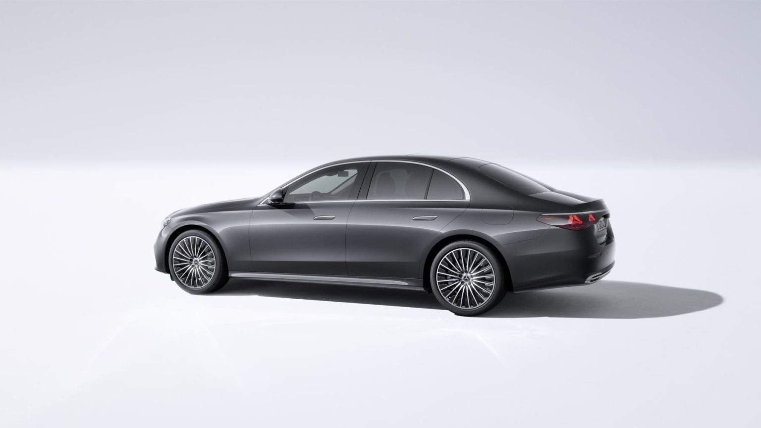 เปิดตัว All NEW Mercedes-Benz E-Class W214 พร้อมปลั๊กอินไฮบริด วิ่ง ...