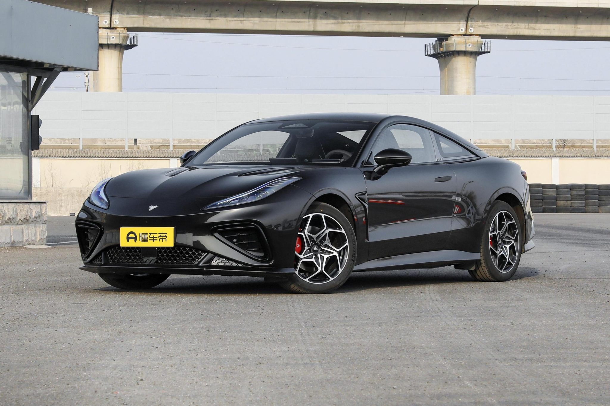 NETA GT 560 AWD มอเตอร์ไฟฟ้าคู่ 462 แรงม้า เปิดขายจีน 1.18 ล้านบาท 580 ...