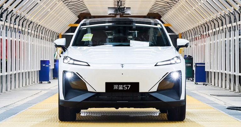 ตัวถังใหญ่กว่า CR-V NEW Changan Deep Blue S7 ปลั๊กอินไฮบริด 1.5T 227 แรงม้า ในจีน เริ่ม 732,000 ...