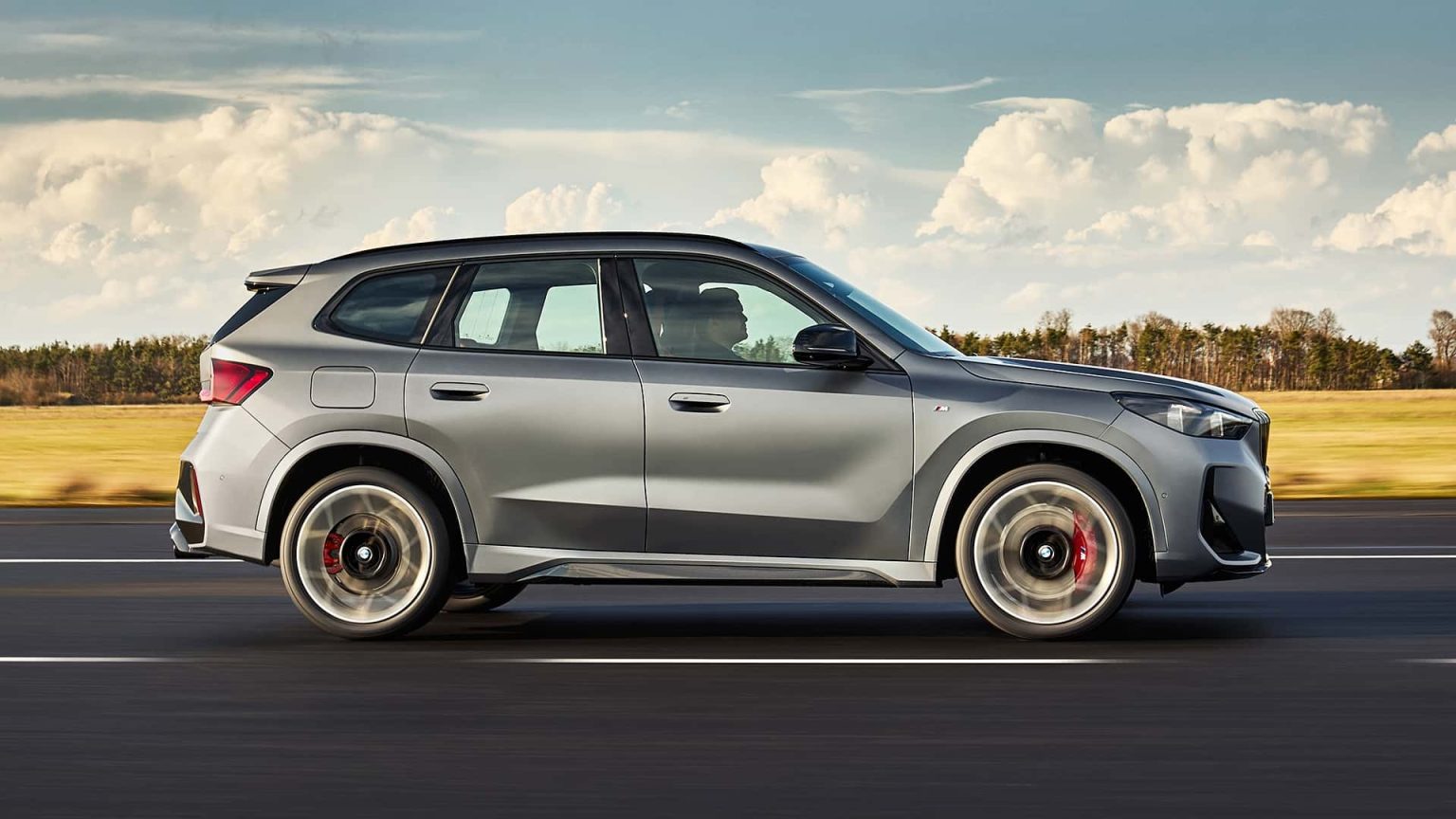 BMW X1 M35i xDrive รุ่น M Performance 2.0T 312 แรงม้า ราคา 1.75 ล้านบาทในยุโรป - รถใหม่วันนี้ ...