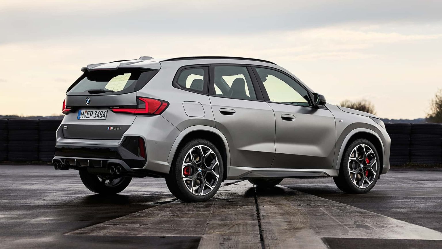 BMW X1 M35i xDrive รุ่น M Performance 2.0T 312 แรงม้า ราคา 1.75 ล้านบาท ...