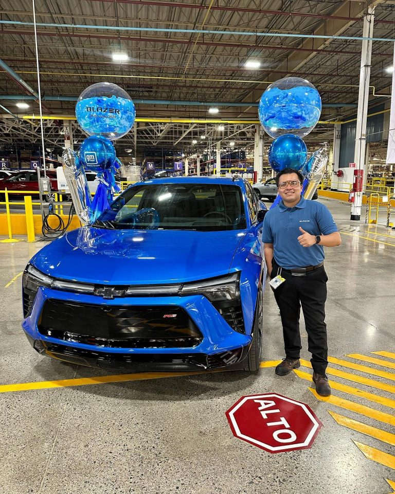 ออกจากสายการผลิต Chevy Blazer EV ในสหรัฐฯ 515 กม./ชาร์จ EPA - รถใหม่ ...