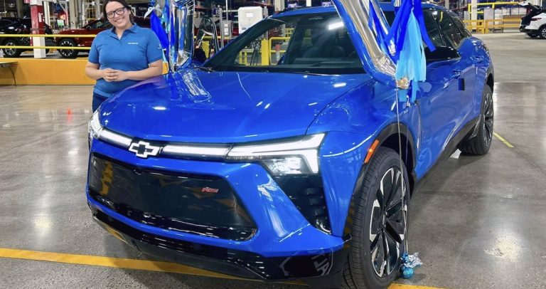 ออกจากสายการผลิต Chevy Blazer EV ในสหรัฐฯ 515 กม./ชาร์จ EPA - รถใหม่ ...