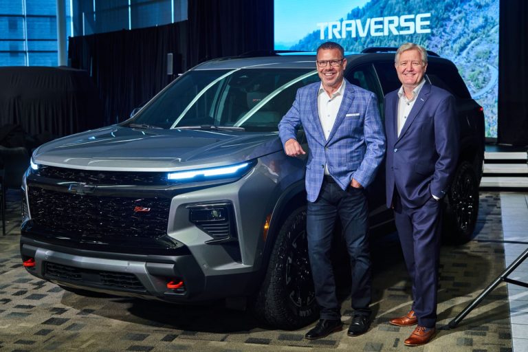 ภาพคันจริง NEW Chevrolet Traverse SUV 8 ที่นั่ง 3 แถว 2.5T 315 แรงม้า ...
