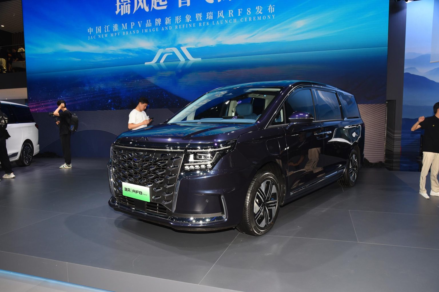 เปิดขายจีน 846,000 - 1,195,000 บาท JAC Refine RF8 PHEV วิ่งไฟฟ้า 250 กม. - รถใหม่วันนี้ ข่าว ...