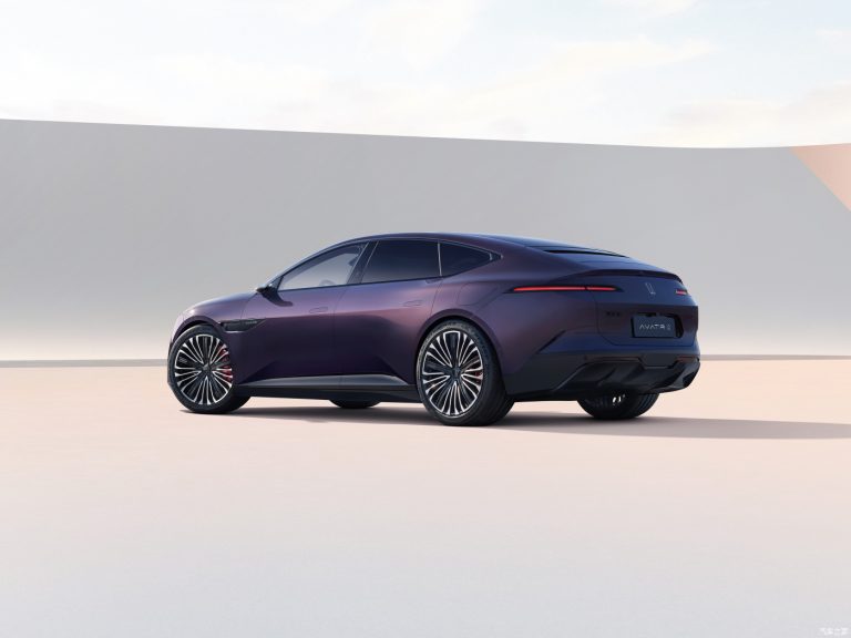 นำเข้าขายลาว 1.82 ล้านบาท AVATR 12 ซีดานไฟฟ้า RWD 308 แรงม้า 700 กม./ชาร์จ CLTC - รถใหม่วันนี้ ...