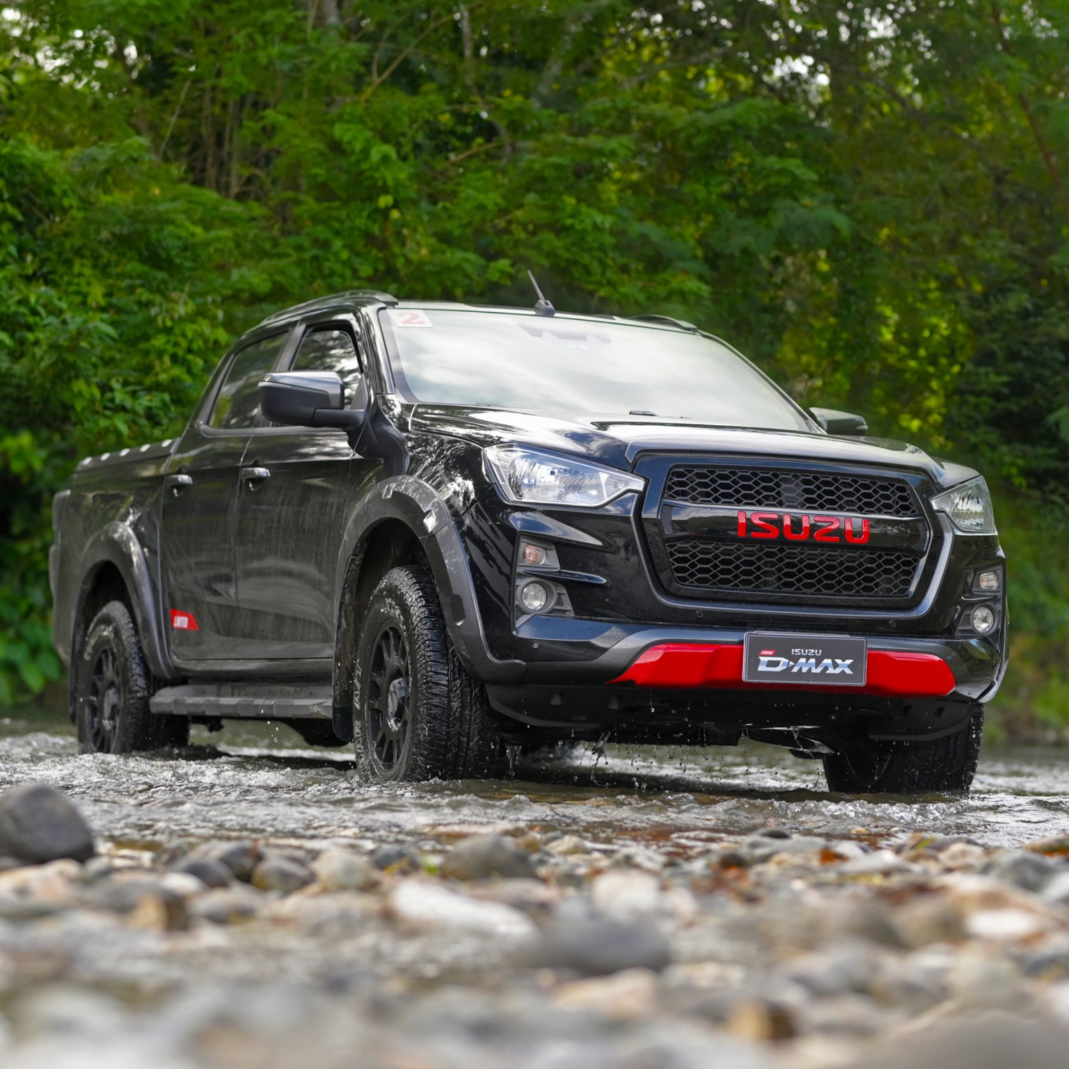 ISUZU D-MAX รุ่นพิเศษ LIMITED เพิ่มชุดแต่ง ระยะห่างพื้น 260 มม. ใน ...