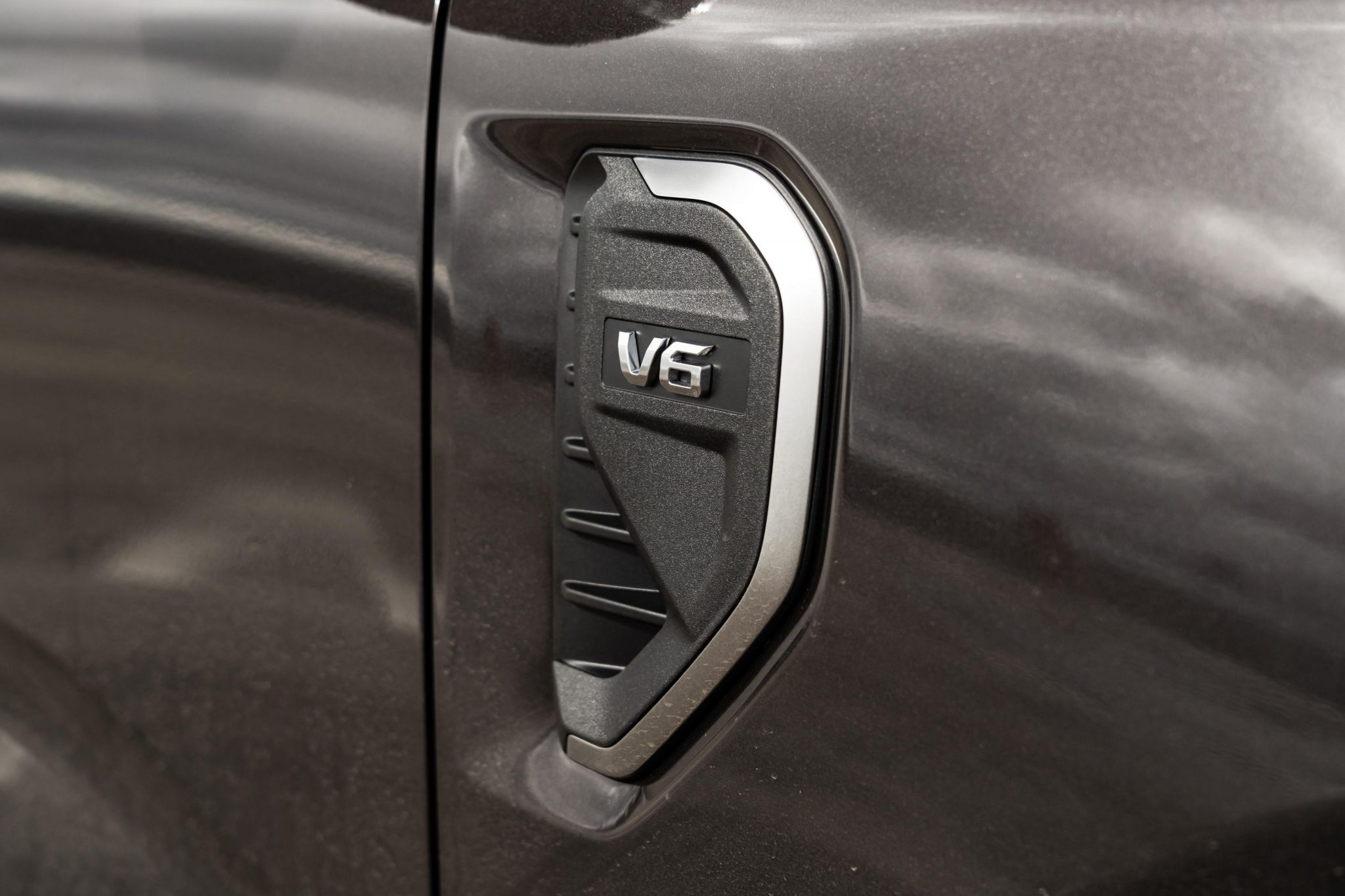 ราคาเพิ่ม 5,000 บาท FORD Everest Platinum V6 3.0T 250 แรงม้า 10AT ราคา 2,284,000 บาท - รถใหม่ ...