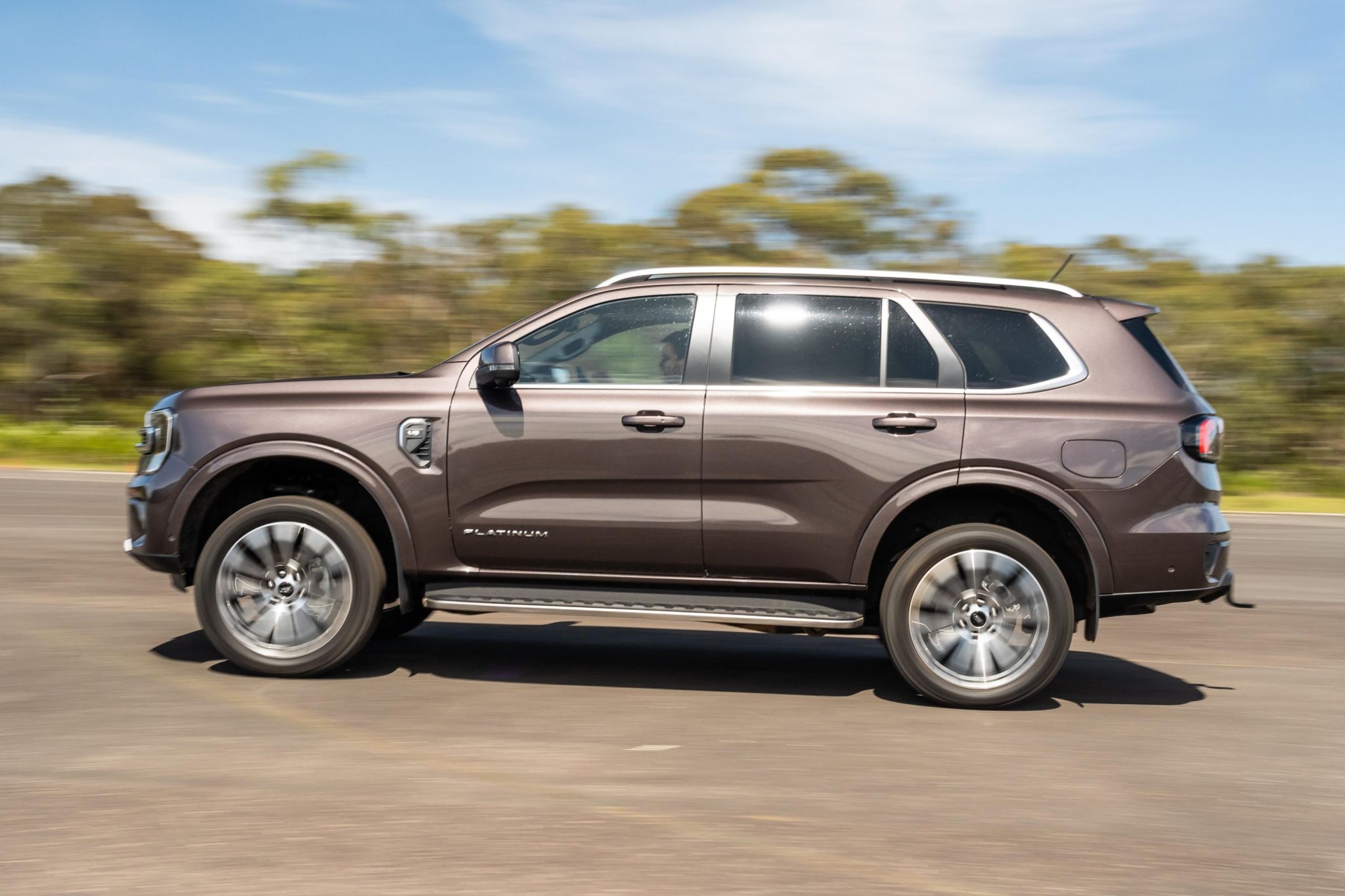 ราคาเพิ่ม 5,000 บาท FORD Everest Platinum V6 3.0T 250 แรงม้า 10AT ราคา 2,284,000 บาท - รถใหม่ ...