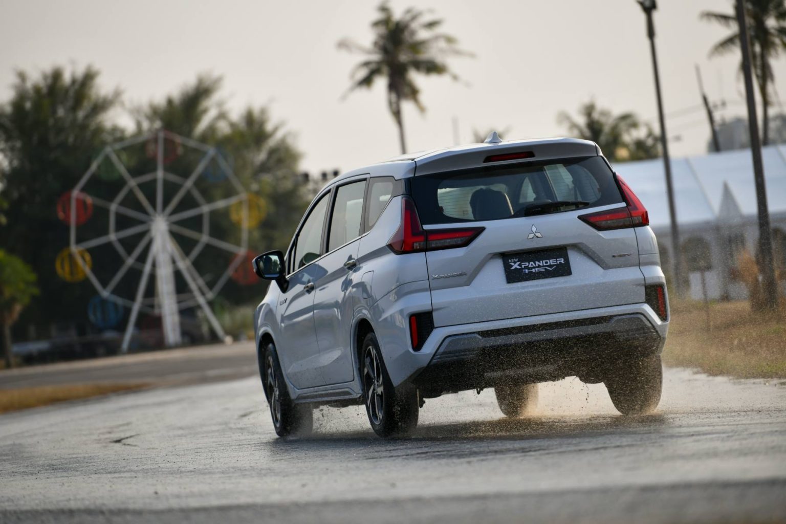 เปิดขาย 981,000 บาทในไทย Mitsubishi Xpander Cross HEV Play รุ่นพิเศษ ...