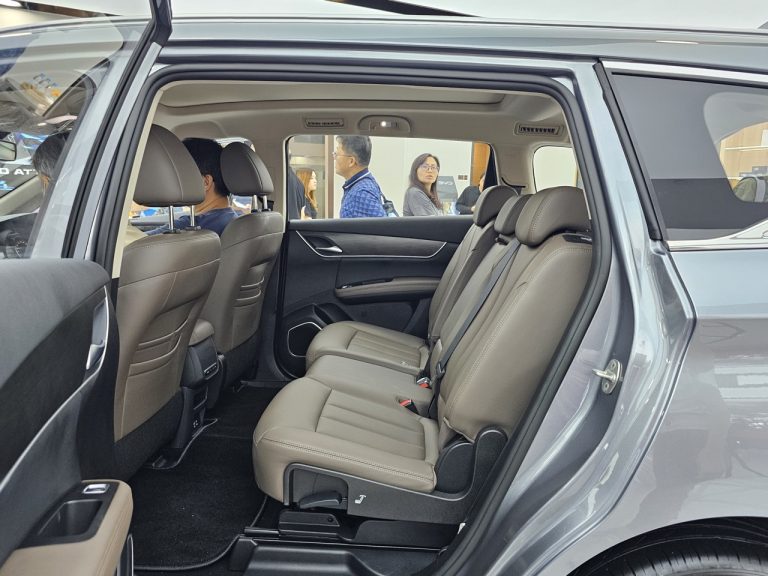 ปรับลง 30,000 บาท BYD M6 MPV ไฟฟ้า 6-7 ที่นั่ง วิ่งได้ 420 - 530 กม./ชาร์จ ราคา 799,900 ...